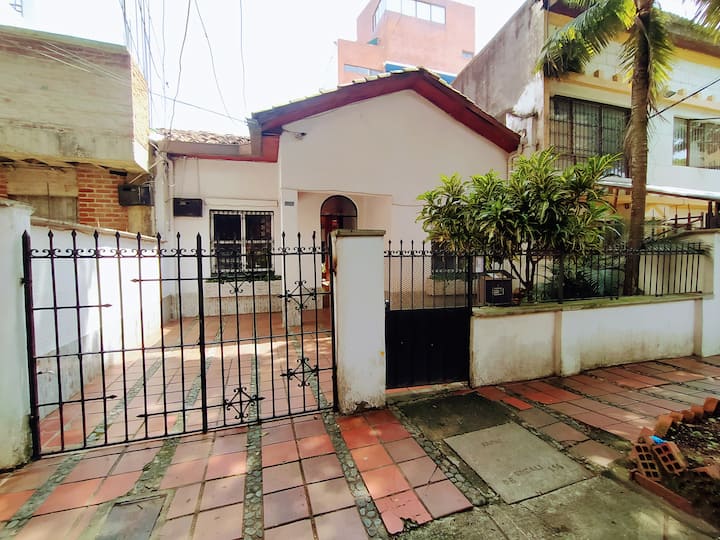 Alojamiento Privado Y Tranquilo En Zona Turística - Cali