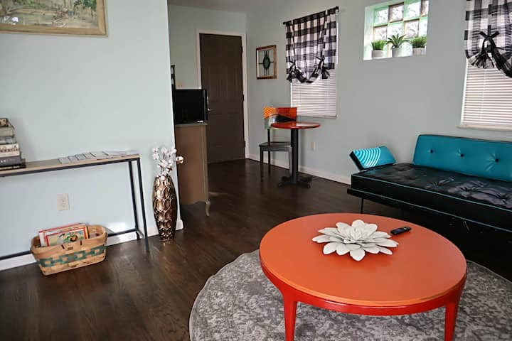 The Big Apple City View With Balcony - Dayton