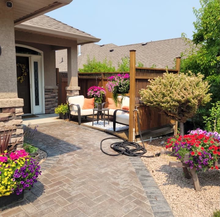 Everything You Need Only 15mins To Downtown - Kelowna