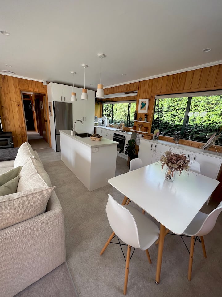 Cosy Hilltop Home - Taupo