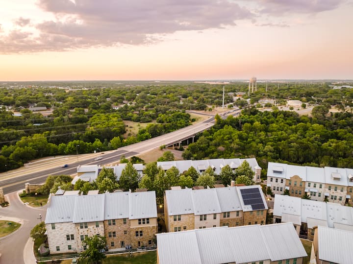 Beautiful Brownstone At The Summit Super Suite! - Georgetown, TX