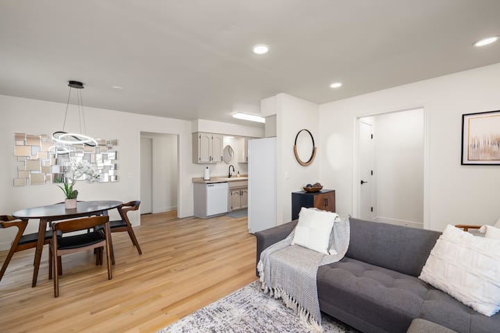 Luxury Modern 2br W/ Garage - Springfield, MO