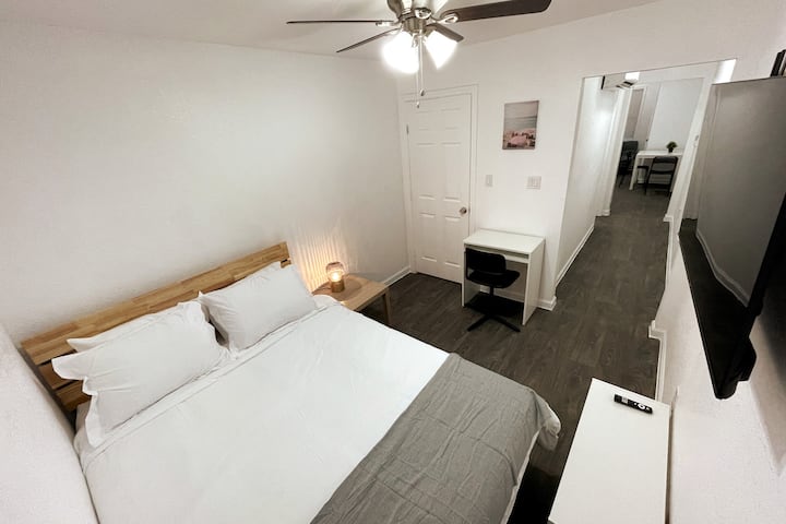 Downtown Area| 1br Entire Unit 17a| Walk|metro|car - Houston, TX