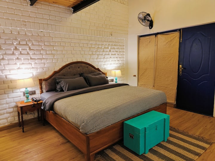 The Lanswood Estate I Boutique Stay • Attic - Lansdowne
