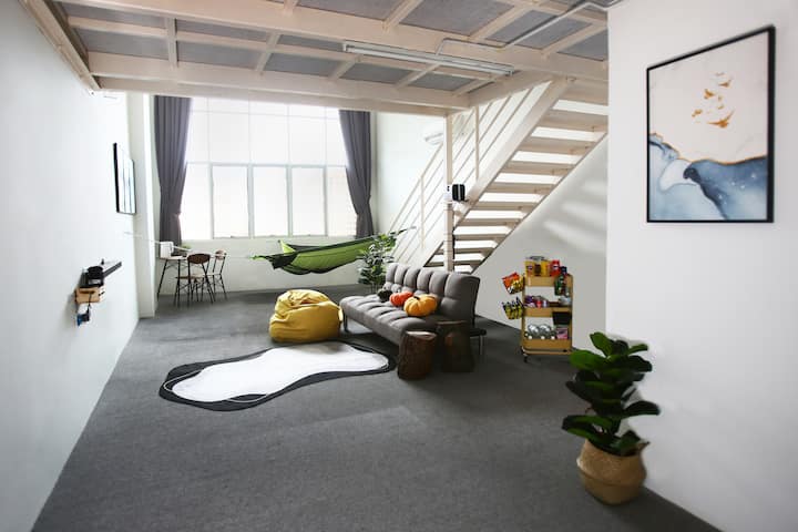 Private 100 Inchs Screen Cinema At Ceo Bayan Lepas - Bayan Lepas