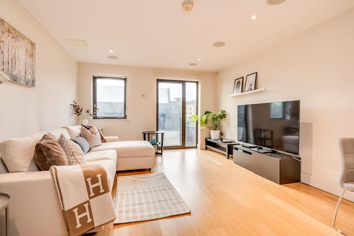 One Bed Belfast City Centre Apartment - Belfast