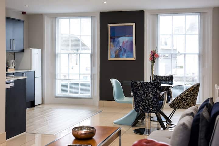 Hairbnb - Stylish And Central - Eastbourne