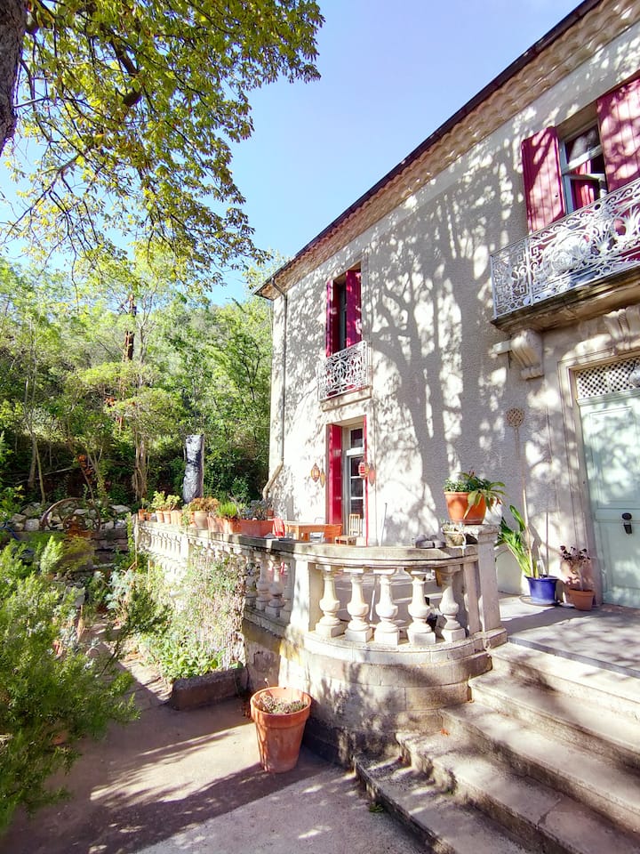 Villa Marguerite: B+b In Historic Green Village - Avène