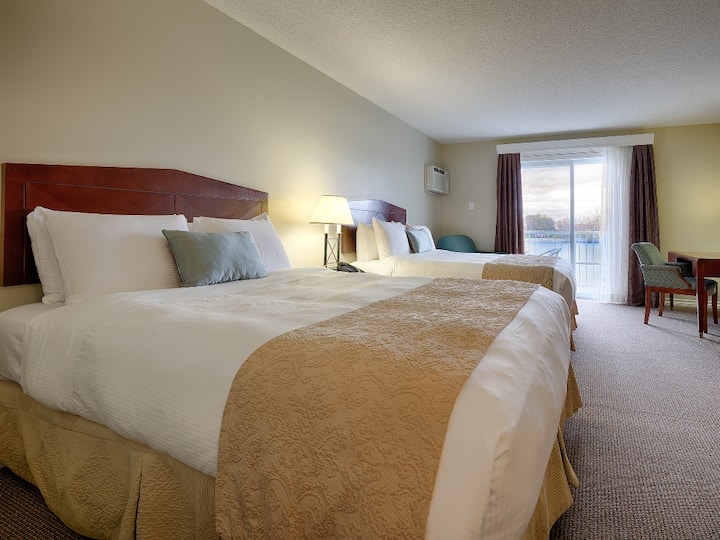 Chambre Supérieure, 2 Lits Queen, Vue Rivière - Beloeil