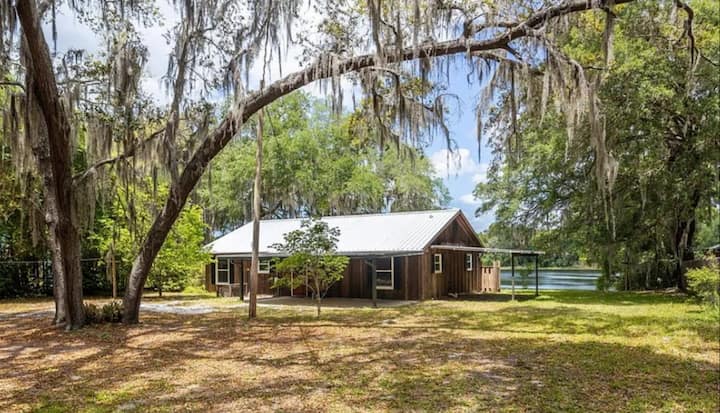 Cabin On Private Lake Outside Gainesville - Hawthorne, FL