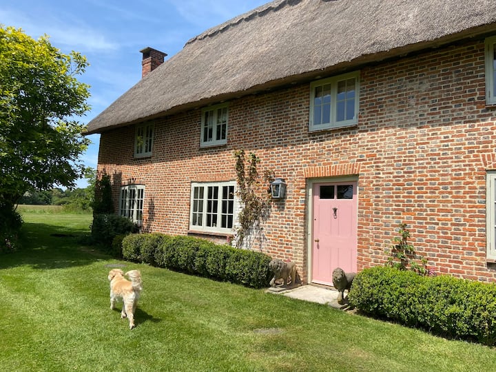 8 Bedrooms, 30 Acres, Barns Nr Goodwood & Beach - Bognor Regis