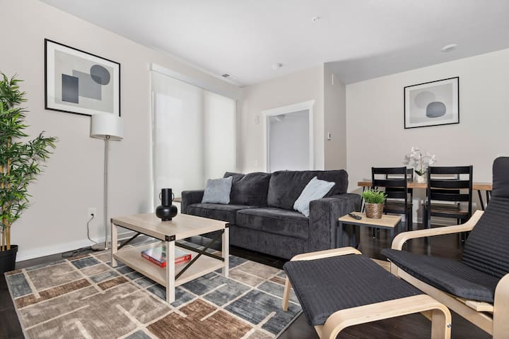 1st Floor Condo | 2 Queen Beds + Tart Trail - Traverse City, MI