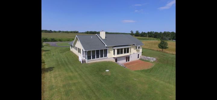 Modern Ithaca Home - 10 Min. To Downtown - Ithaca, NY