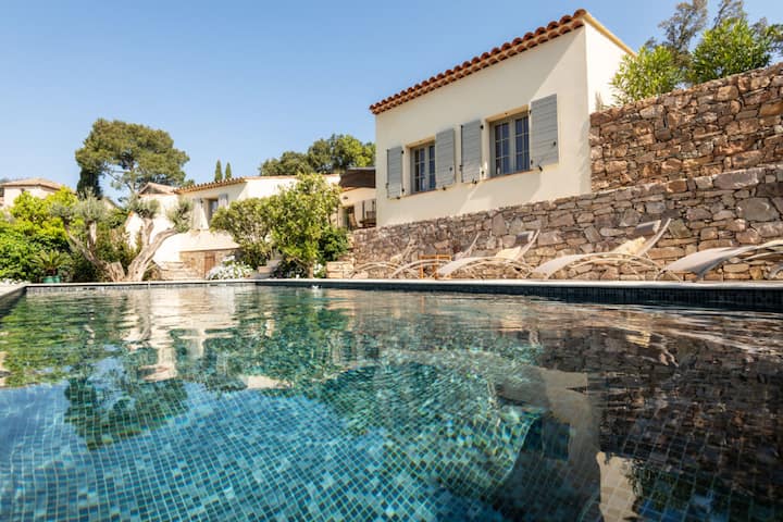 Hauteurs Village, Maison De Charme  Piscine Et Vue - Grimaud