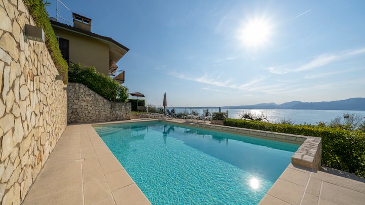 Airbnb Garda Lake With Swimming Pool - Torri del Benaco