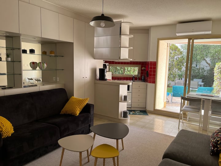 Studio En Rez De Jardin Proche Plage De Portissol - Sanary-sur-Mer