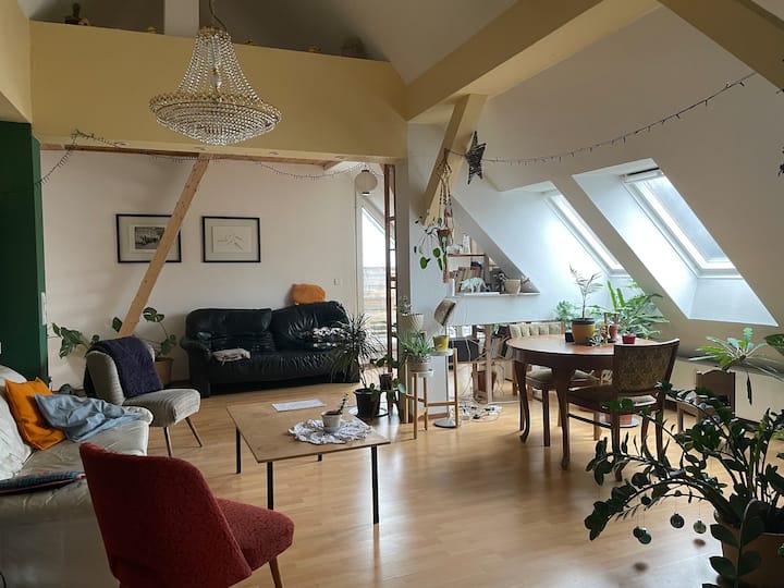 Spacious. Cosy. Attic Apartment In Mitte - Berlín