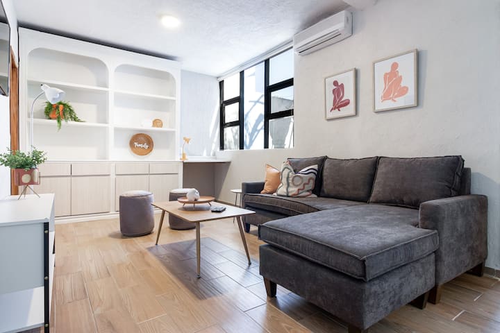 Casa Con 3 Depttos Independientes A Lado Del Riu - Zapopan