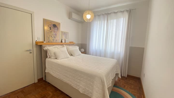 Apto Amplo Em Região Central De Poa - Porto Alegre