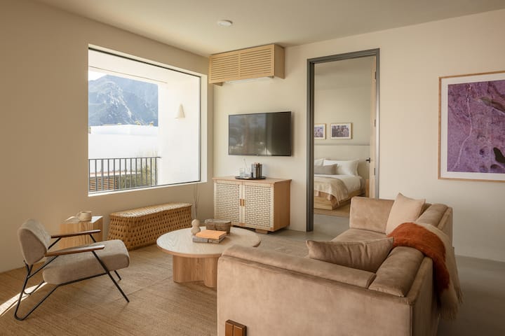 Downtown Ps Suite Life: 3 Bedrooms + Pool Paradise - Palm Springs, CA