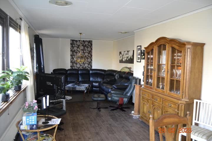 Stort Hus För 8 Personer Spabad, Massage, Bastu. - Karlshamn