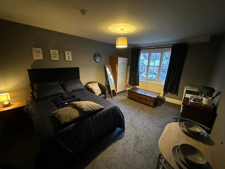 Studio Room Within A Country Pub - Brentwood