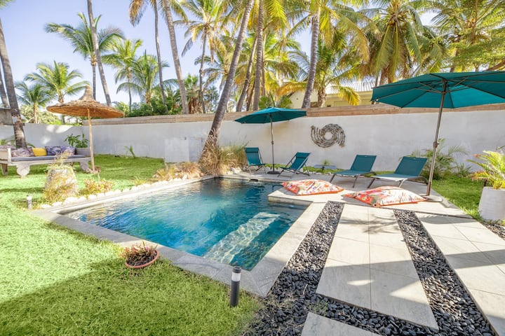 Villa Nauraa - 13 Pers - Piscine - Proche Plage. - La Réunion