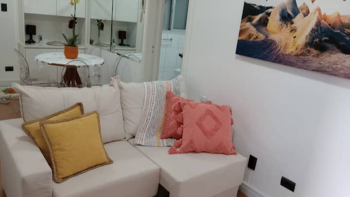 Incrível Espaço, Cheio De Estilo E Muito Conforto. - Curitiba