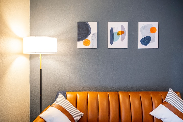 Mid-century Apartment - Med Center | 30+ Day Stays - Houston, TX