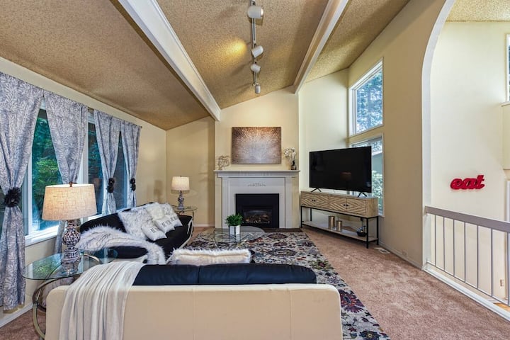 House With A Huge Yard, Great Location, Long Stays - Bellevue, WA
