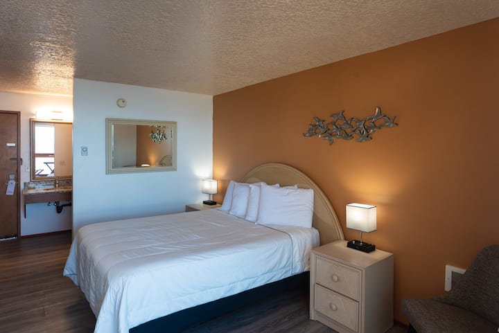 Queen Room W/balcony, Bay View - オレゴン州