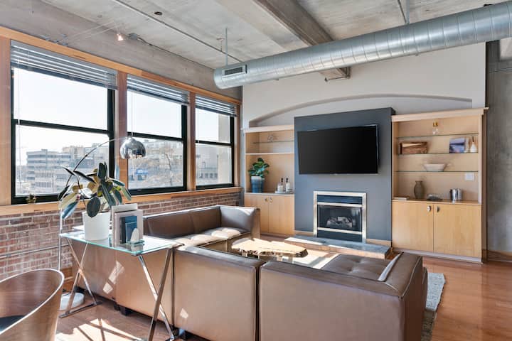 Luxurious 2br Loft Just Steps To The City Museum - St. Louis, MO