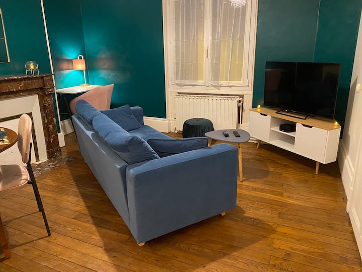 Appartement 2 Chambres , Proche Gare Avec Garage - Moulins