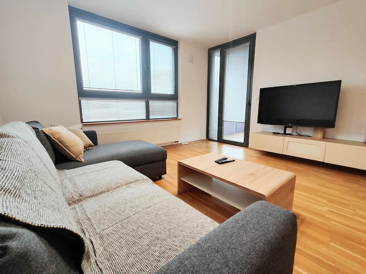 Mills - Free Parking - Balcony With View - Bratislava