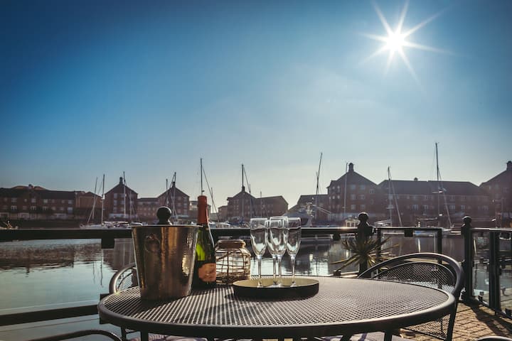 Water's Edge - Marina Retreat - Eastbourne