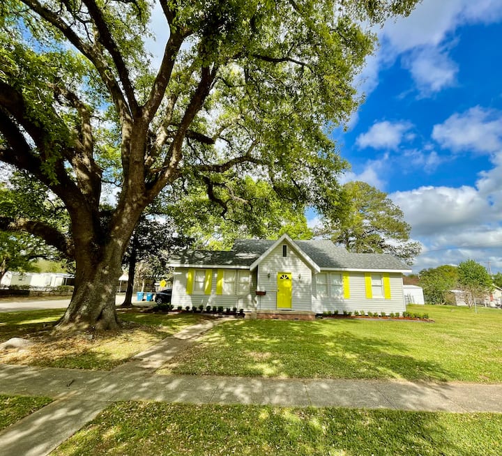 Myrtle Manor - CAJUNDOME & Convention Center