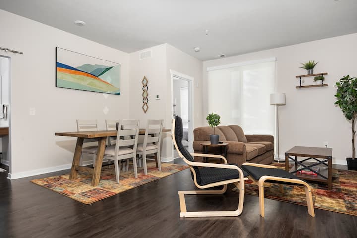 Carefree Checkout Central Condo - Traverse City, MI