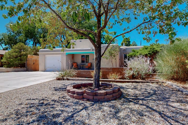 The Whole Enchilada 4 Bed House + 2 Casitas - Albuquerque, NM