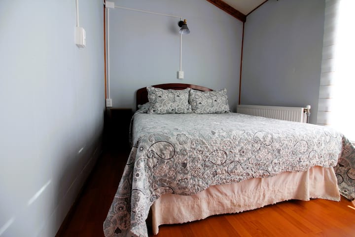 2. Cabaña Independiente A Pasos De Estación De Bus - Puerto Natales