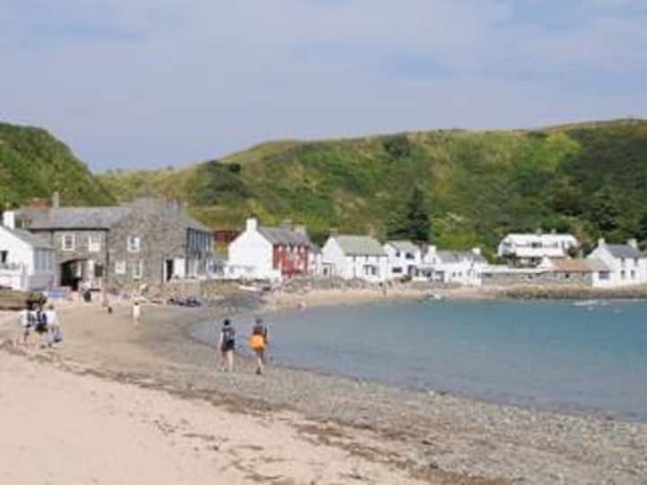 Welsh Cottage With Spectacular Views, Suits Family - Morfa Nefyn