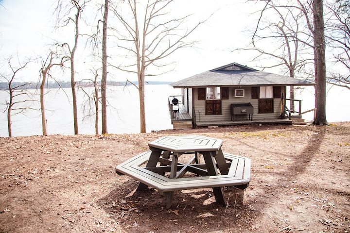 The Hideaway on Lake D'arbonne - Cabins for Rent in Farmerville ...