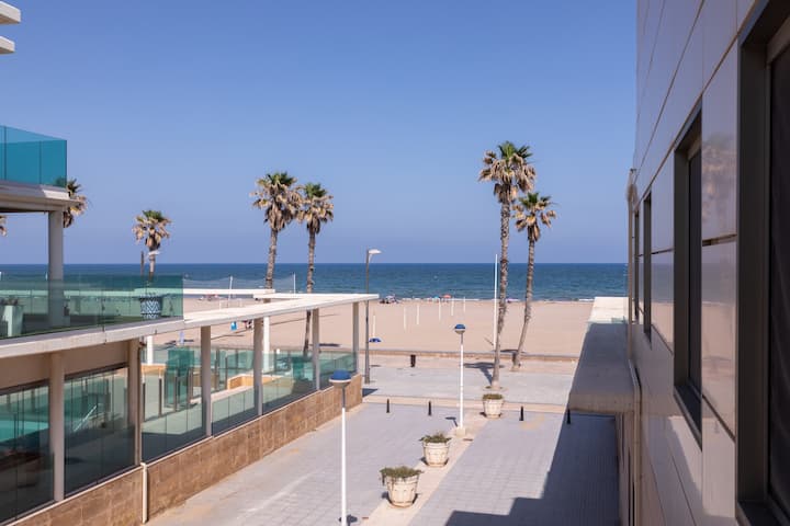 Stunning Seaview Apartment - Valencia