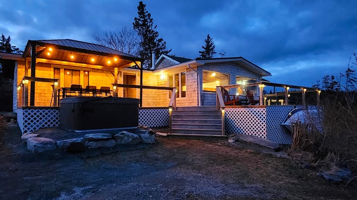 Serenity Retreat Oceanfront And Spa - Halifax