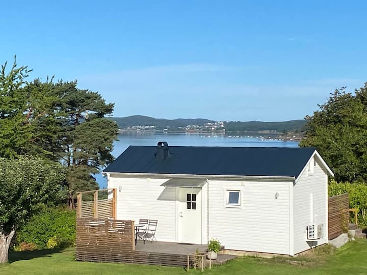 Stuga Med Uteplats &Havsutsikt - Uddevalla