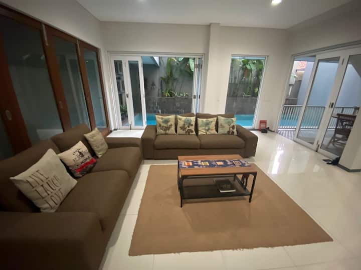 Sefs House 12ppl/4br/3bath Scbd Area - Jakarta