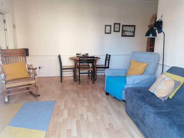 Central 2 Bedroom Garden Flat - 吉爾福德
