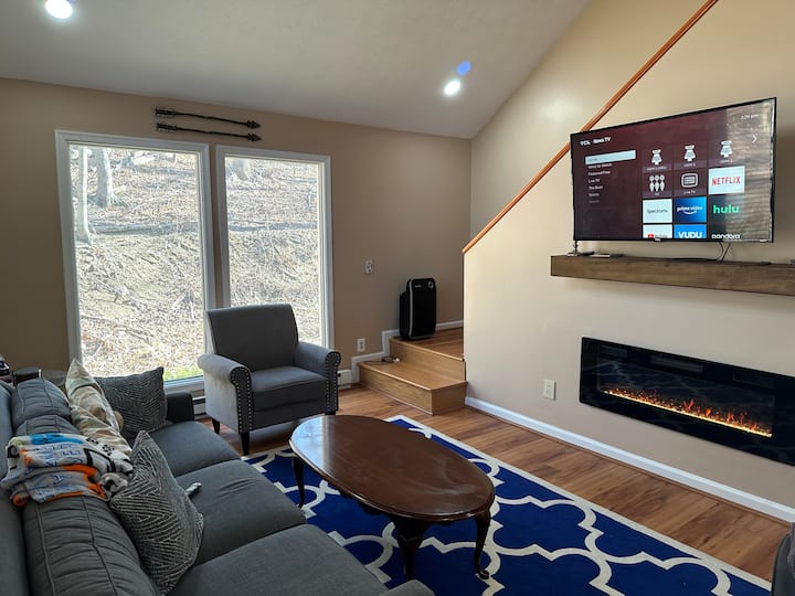 The Chalet Cree - Secluded/hot Tub/fire Pit/wifi - Berkeley Springs, WV