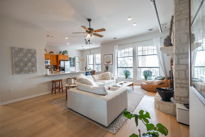 Beautiful Nature Retreat Home In Austin - Lakeway, TX