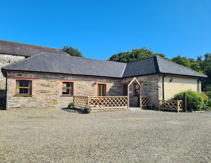 Swallow Cottage – Relaxing Retreat, Woods & Lake - Pembrokeshire