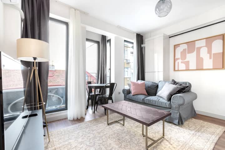 Elegant & Charming Apartment In Beyoglu - Istanbul
